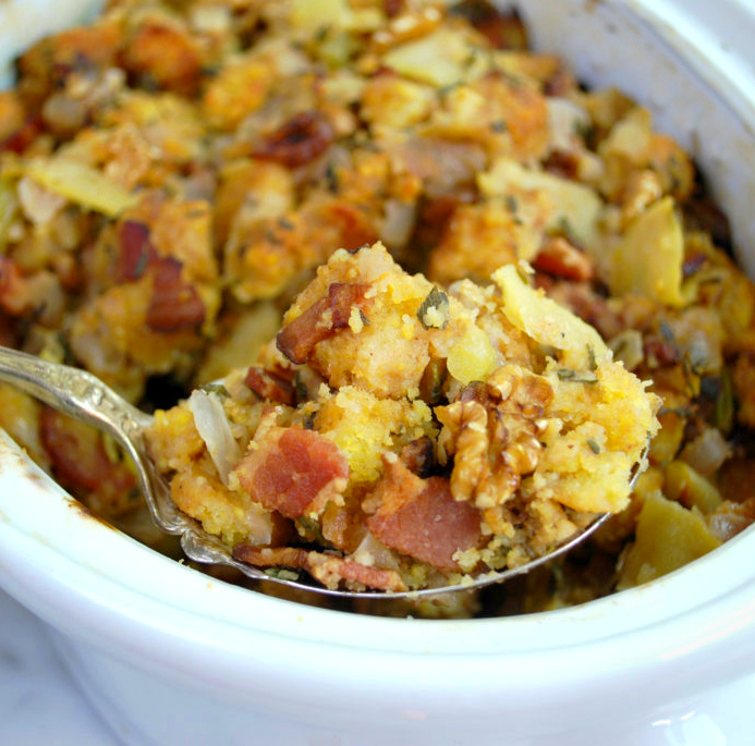 Cornbread Stuffing with Apples, Bacon and Pecan – Pamela's Products
